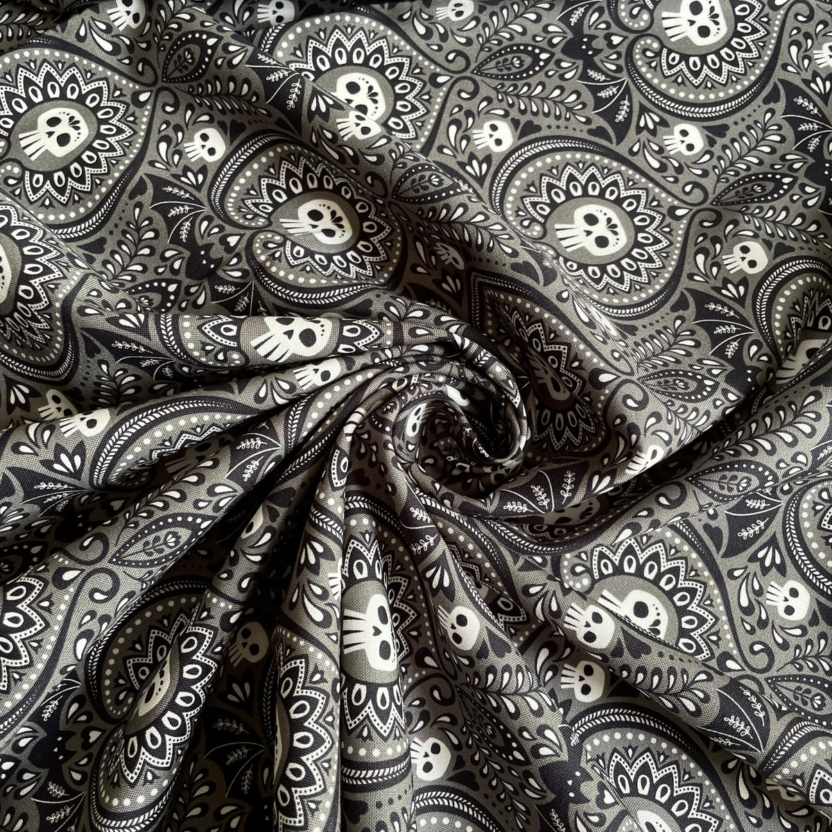Cloud9 Organic Cotton : Gothic Whimsy - Gothic Paisley – Bolt & Spool